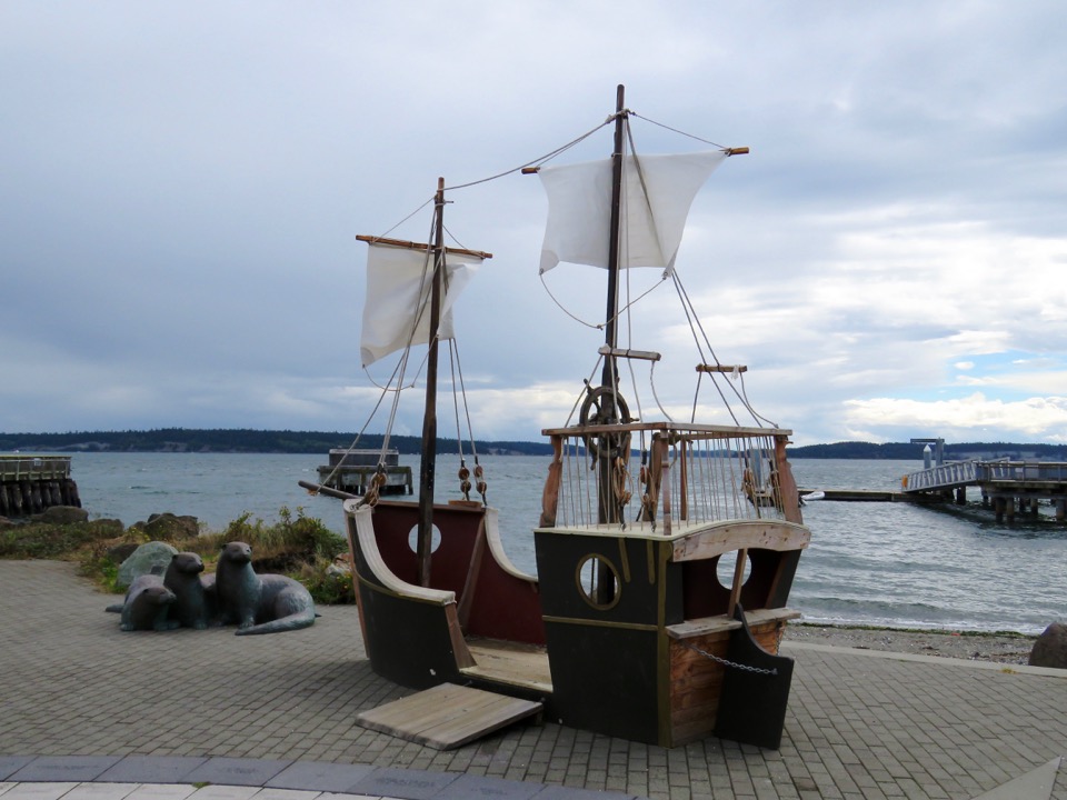 Raven & Chickadee | Port Townsend, The Hood Canal, & Washington Beaches
