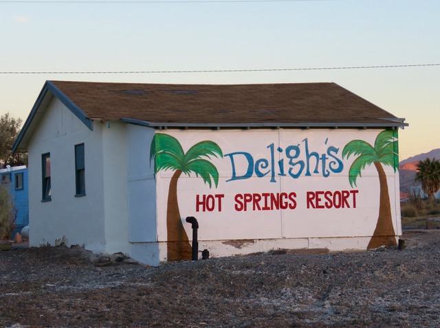Raven & Chickadee | Beautiful And Desolate Death Valley National Park